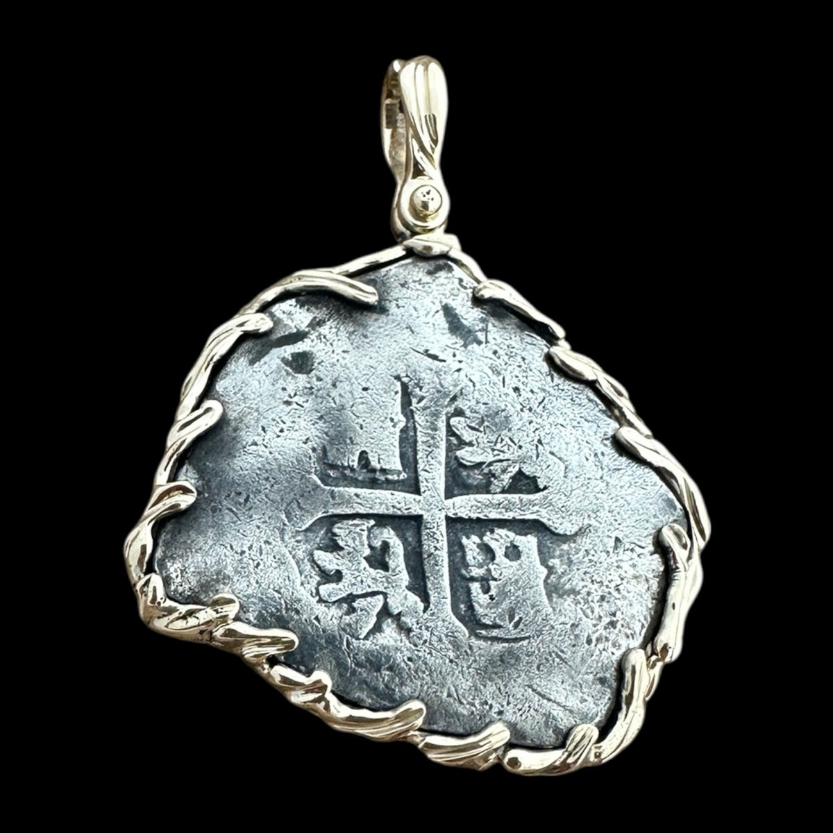 1715 Shipwreck Coin Pendant in 14k, Grade 1, 8 Reales #PC24-31980 – MFST