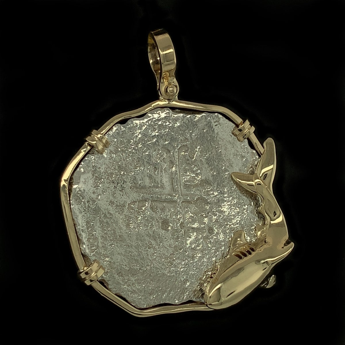 MOUNT SAMPLE - 14k Gold Bezel with Shark for an 8 Reale sized coin – MFST